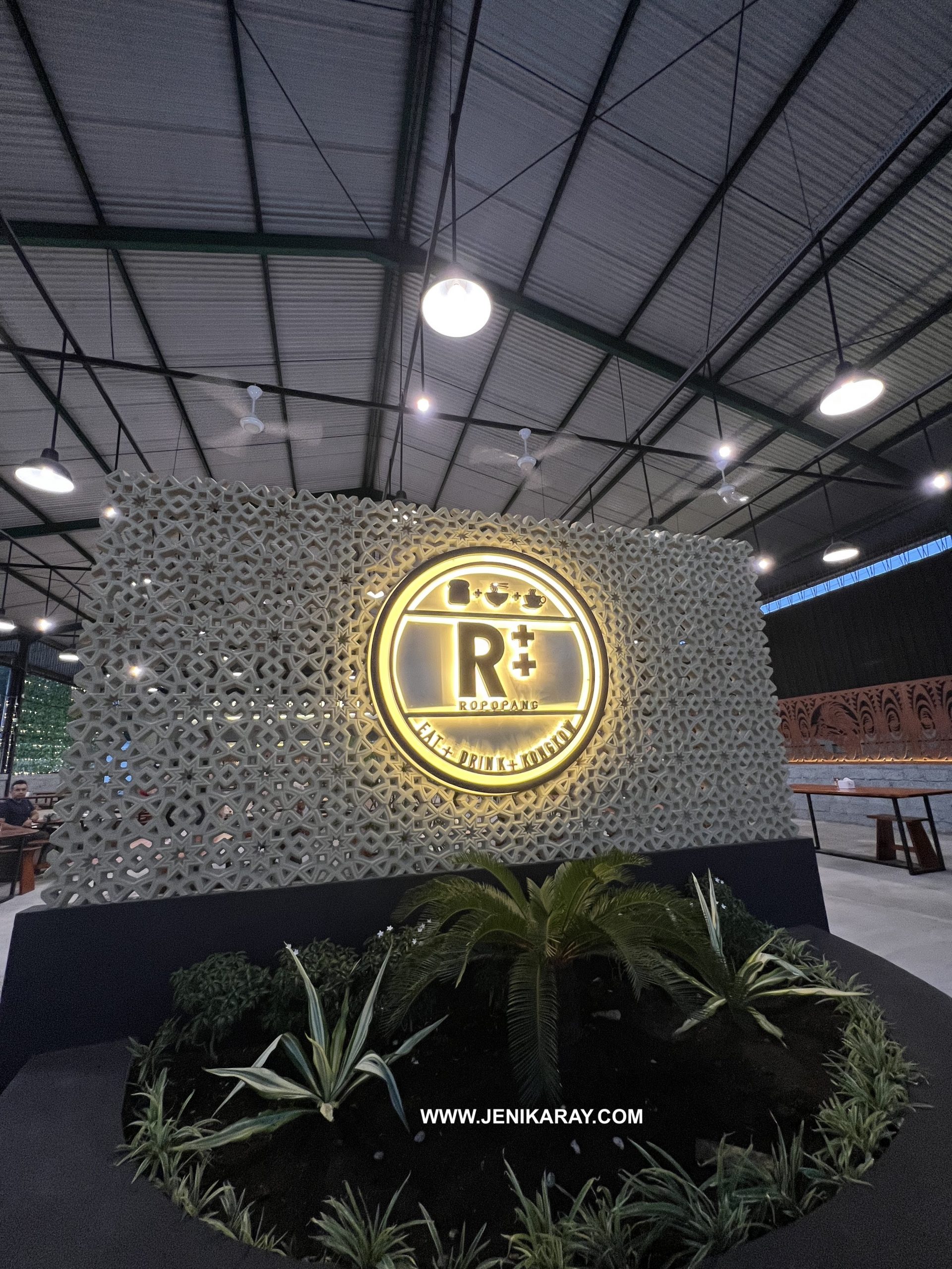 Ropopang R++ X Eskola Cafe Jayapura: Kafe Kekinian dan Murah! – Jeni Karay